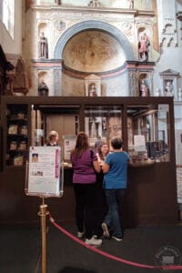 Dress Code In Italian Churches: Dos And Don'ts
